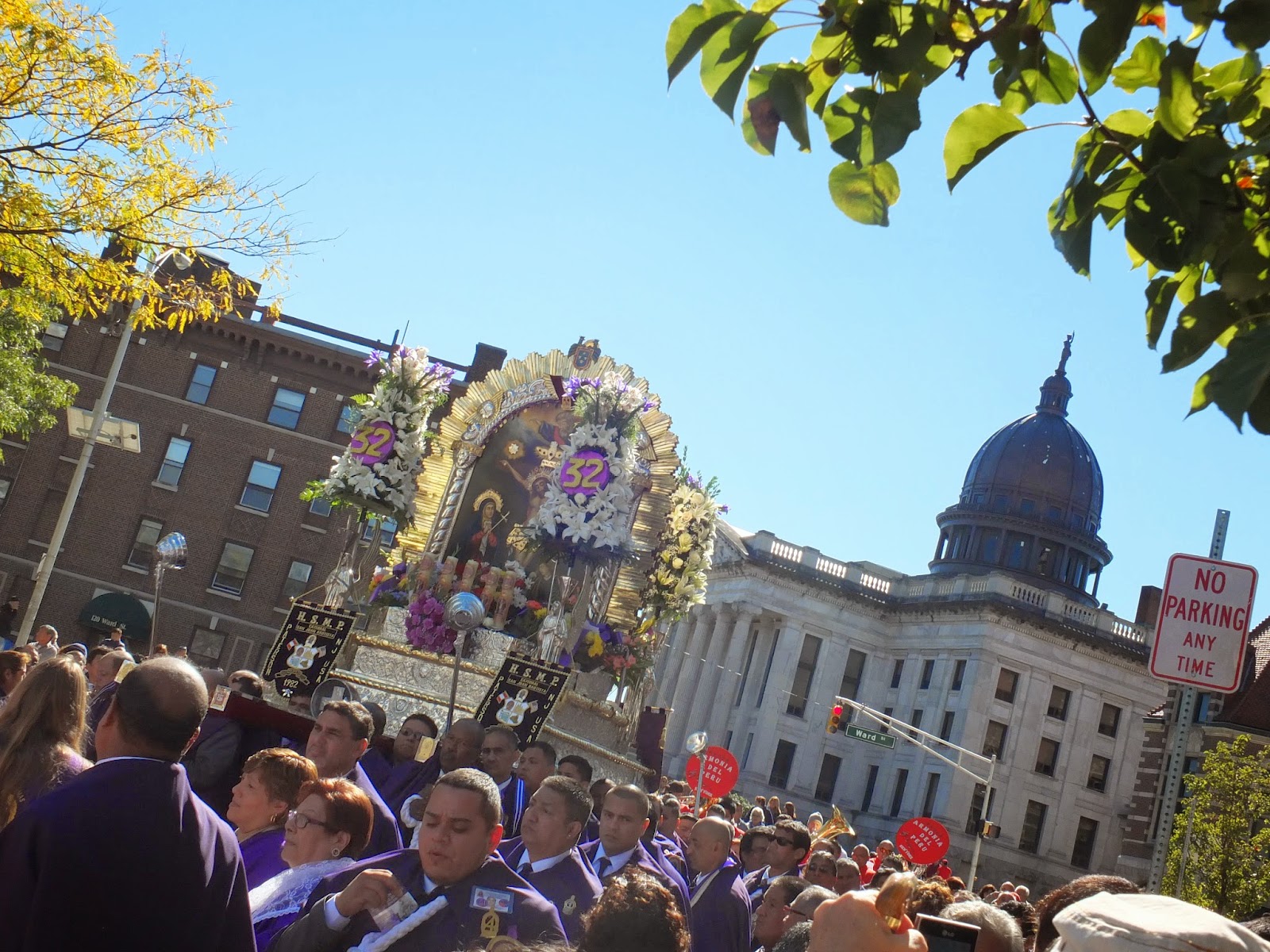 Paginas libres: EDITORIAL : MES MORADO