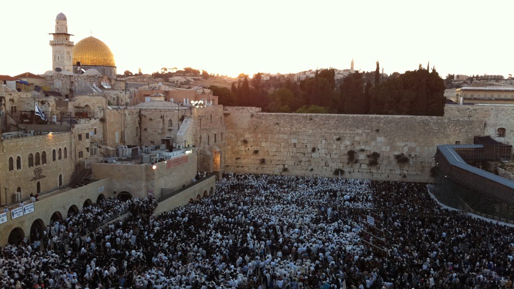 (Un)Heiliges aus dem Heiligen Land: Schawuot