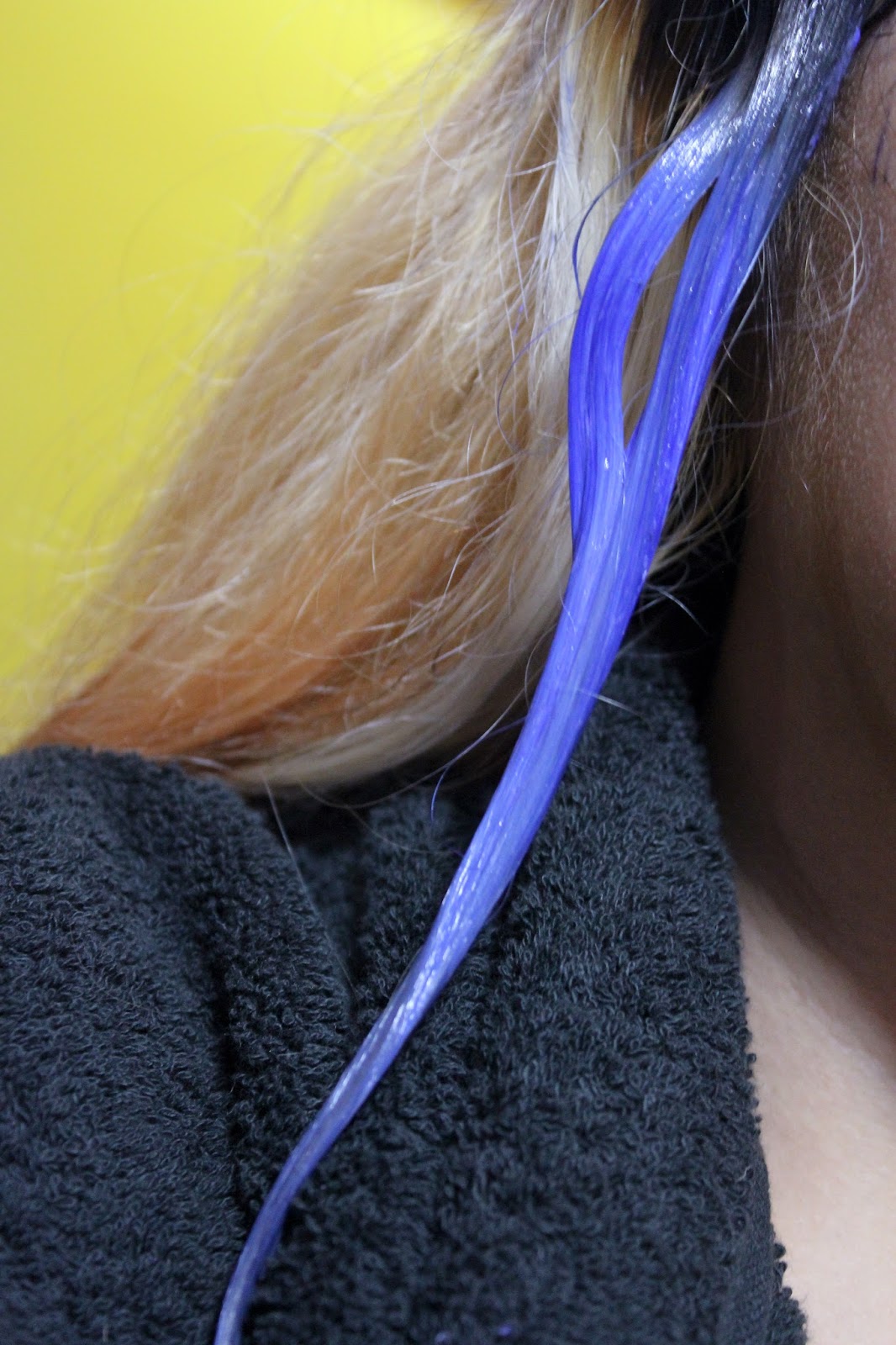 Seasonal Sassiness: Hairscapades: How To Color Your Hair Blue