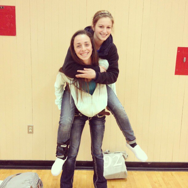 Strong Lift and Carry Photos and Videos - Strong Muscular Girls Lift ...