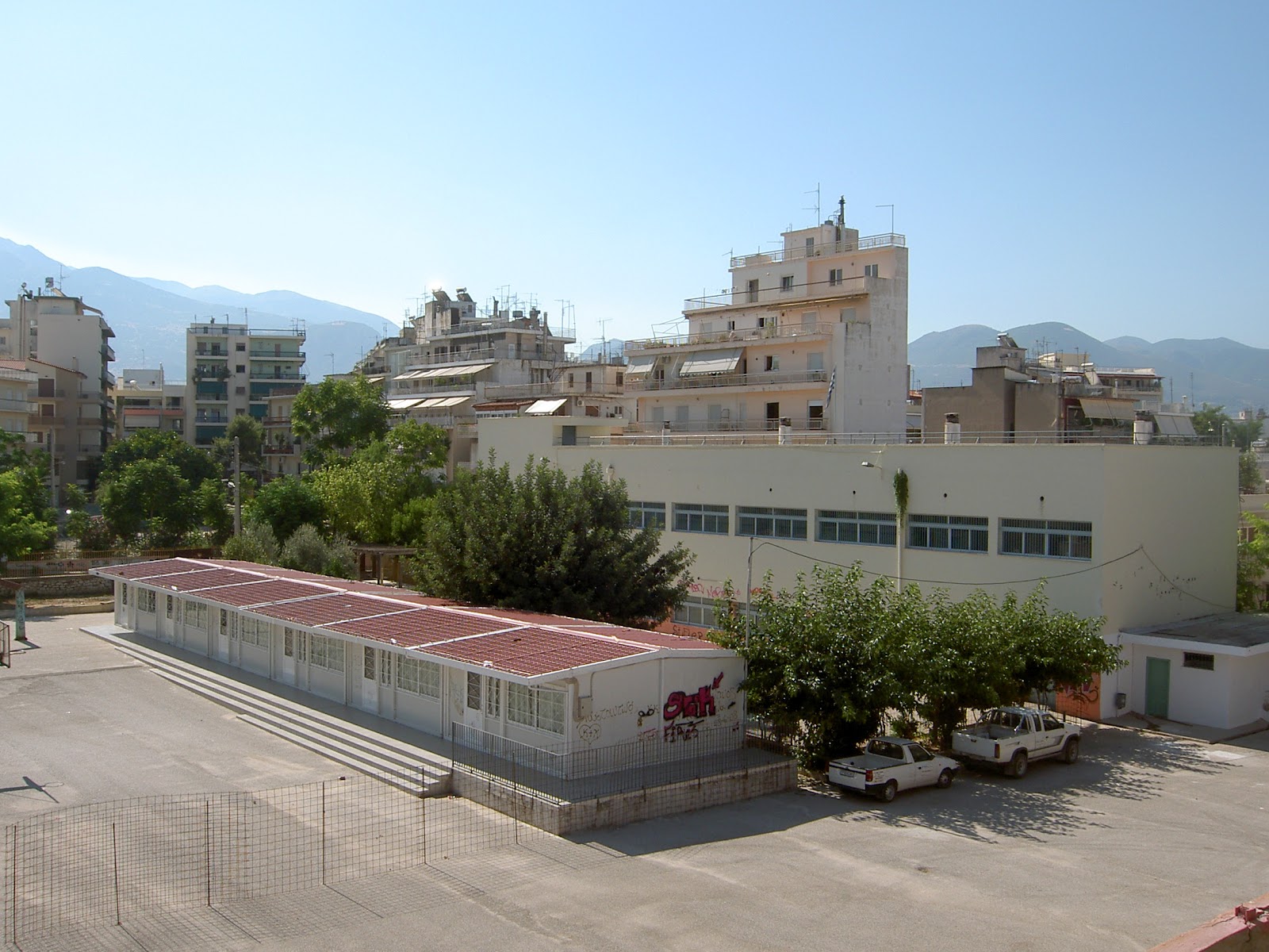 ΓΙΑΝΝΗΣ Δ.ΛΥΡΑΣ: Η ΙΣΤΟΡΙΑ ΤΟΥ ΤΡΙΤΟΥ ΓΥΜΝΑΣΙΟΥ ΠΑΤΡΩΝ