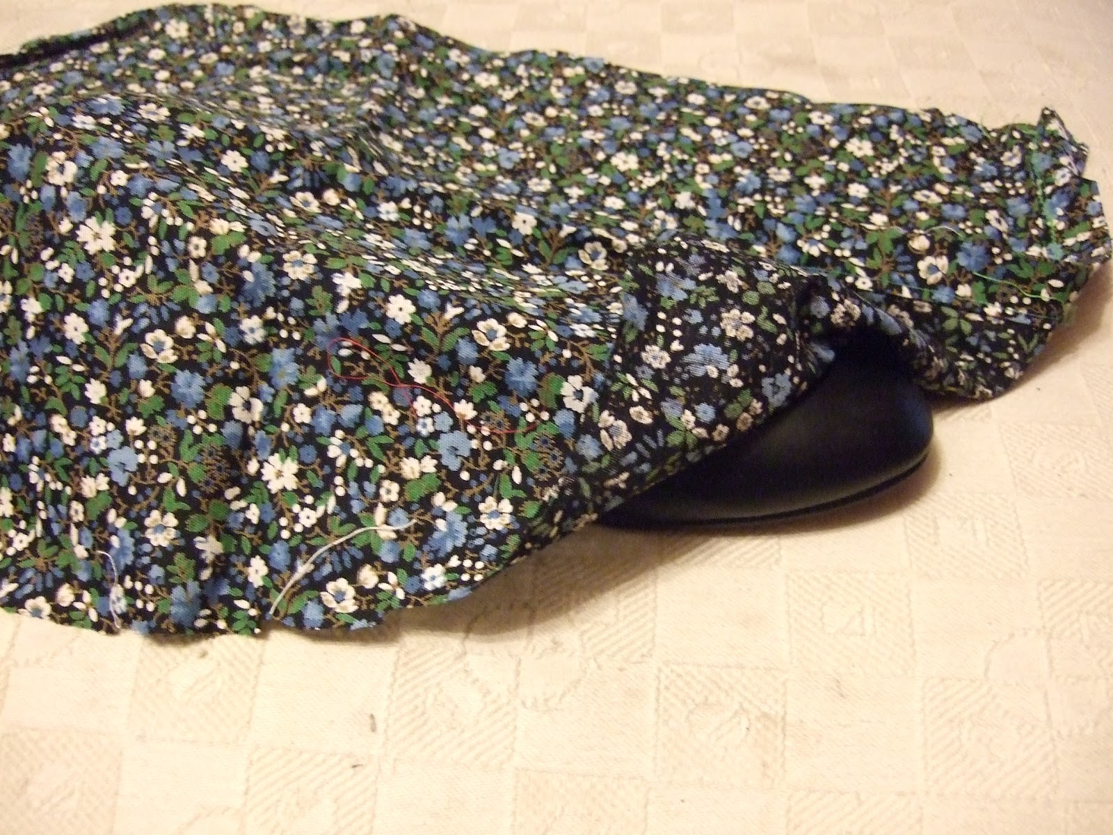 Enthusiastitch: DIY - Fabric Covered Shoes