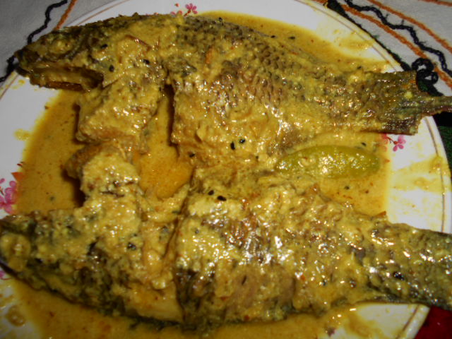 Paramita's Kitchen: Tilapia Macher Sorshe Posto Bata / Tilapia Fish ...