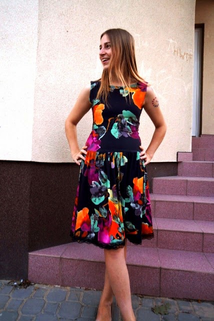 jakatya: podaj definicję starej baby