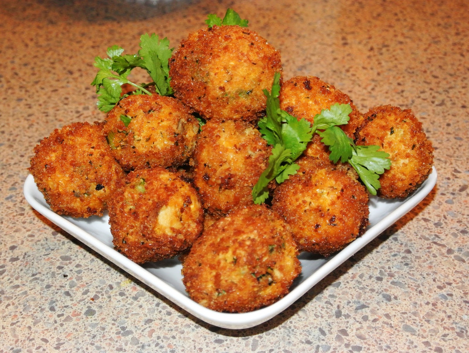 Yummerz && More: Buffalo Chicken Cheese Balls