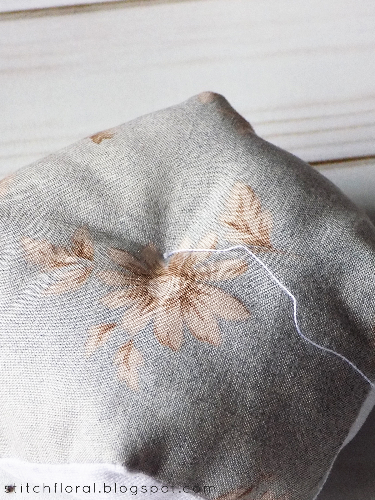 DIY Biscornu tutorial - Stitch Floral