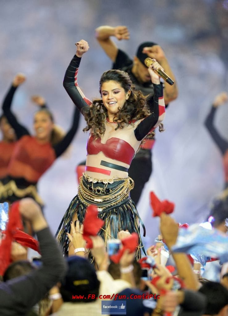 Wonderful photos: Selena Gomez Performing at Dallas vs Oakland Game
