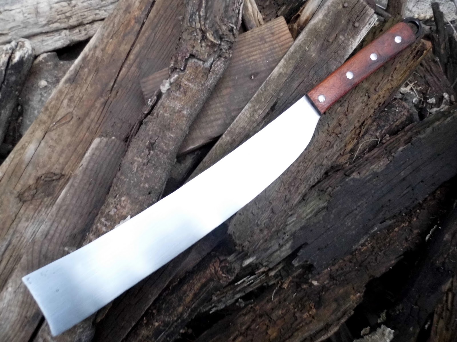 El INTENTO DE ARMERIA: Machete de Carnicero Medieval.