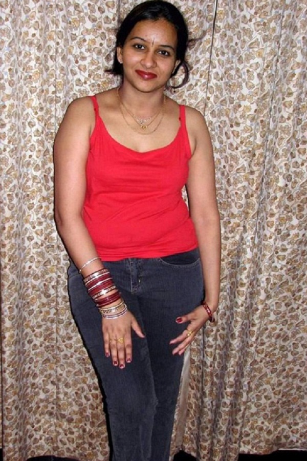 SOUTH ASIAN BEAUTIES: DESI TEEN GIRLS