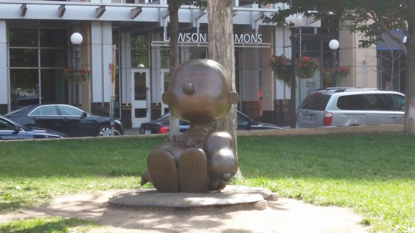 The Adventures of Blogger Mike: Peanuts Characters Statues - St. Paul, MN