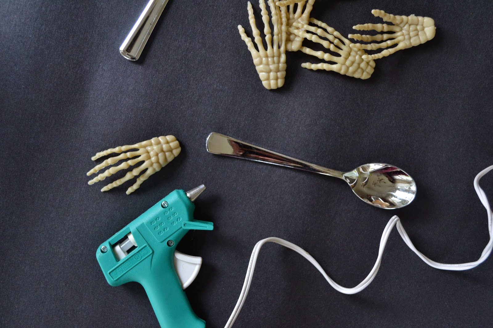 Attic Lace: Halloween DIY: Spooky Spoons!