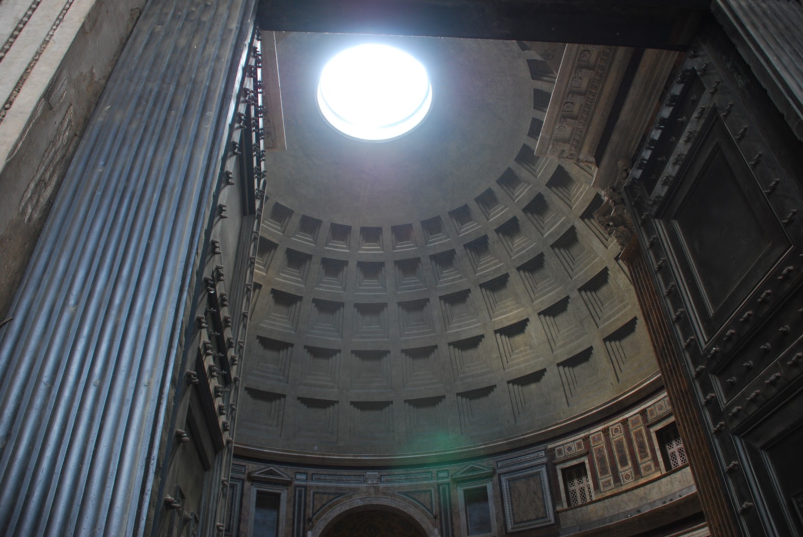 HOLIDAY AND TRAVEL EUROPE: ROME: The Pantheon