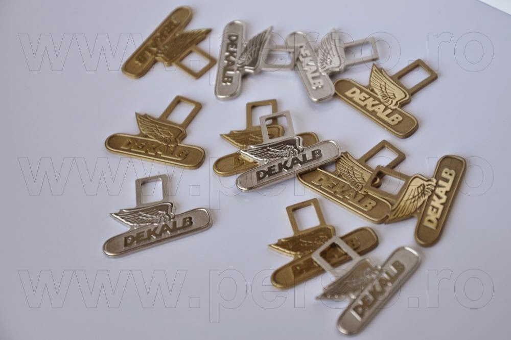 Gravura Mecanica: Brelocuri metalice gravate