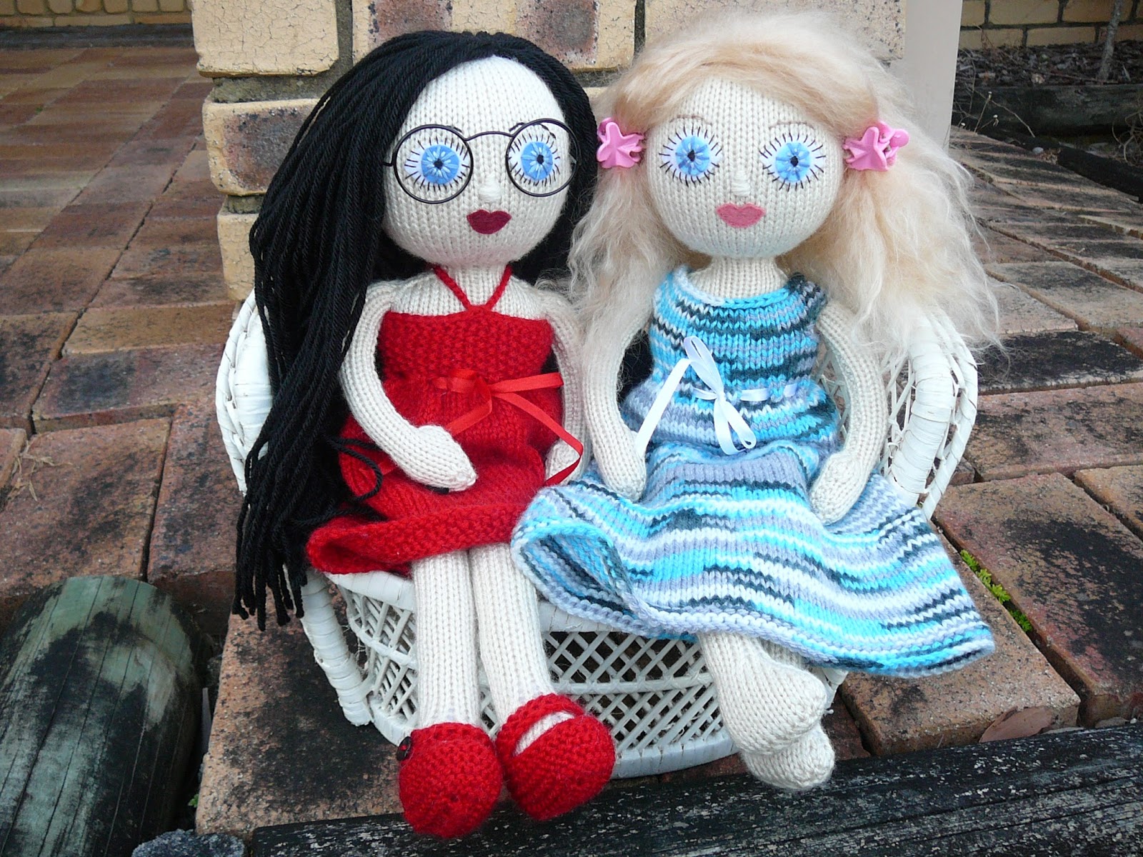 An Experiment in Knitted Dolls...