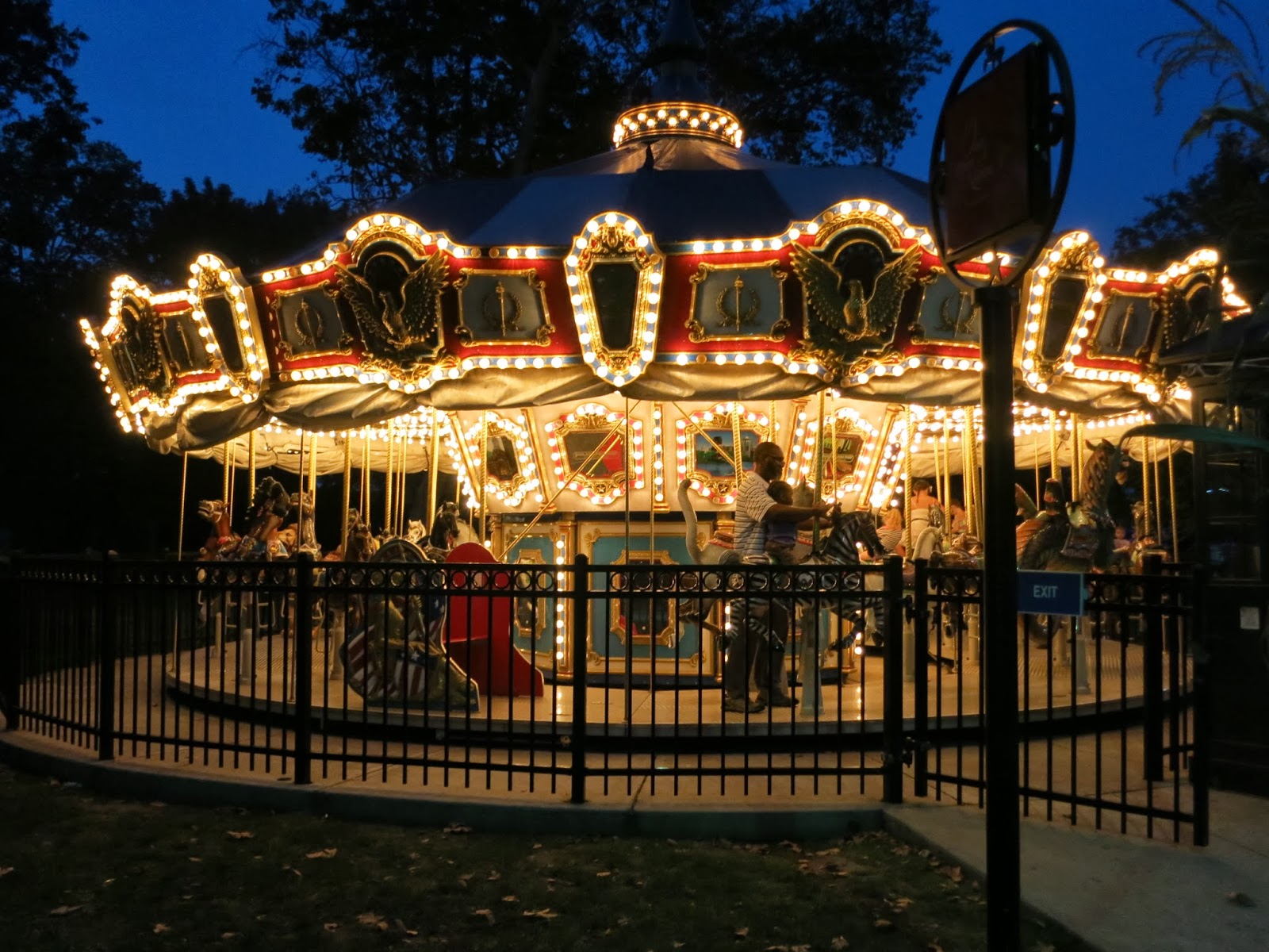 Susan's Disney Family: Spooky Mini-Golf fun at Franklin Square