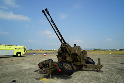 Blair's 軍事,警察及消防攝影: 35公厘野戰防空快砲 (Oerlikon 35mm Twin Field Air Defense Gun)