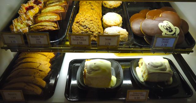 Disneyland Diva: Disneyland's Jolly Holiday Bakery