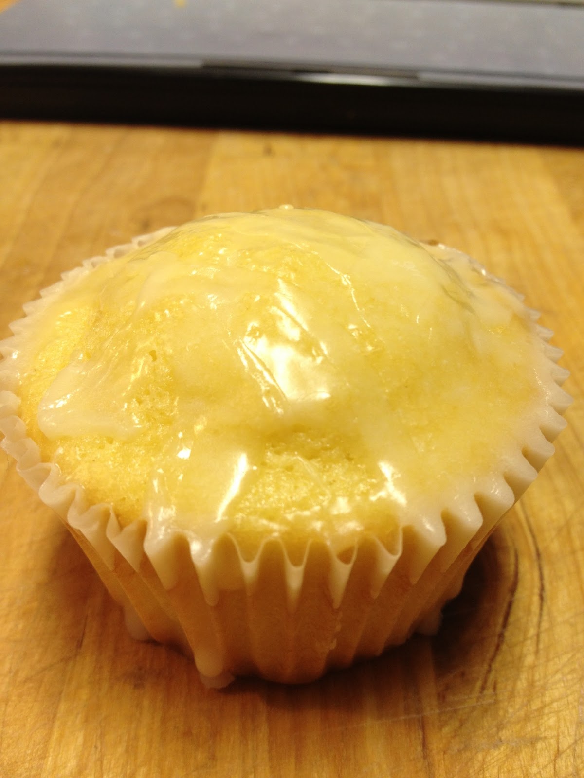 Tracy Cooks in Austin: Quick and easy vanilla cupcakes