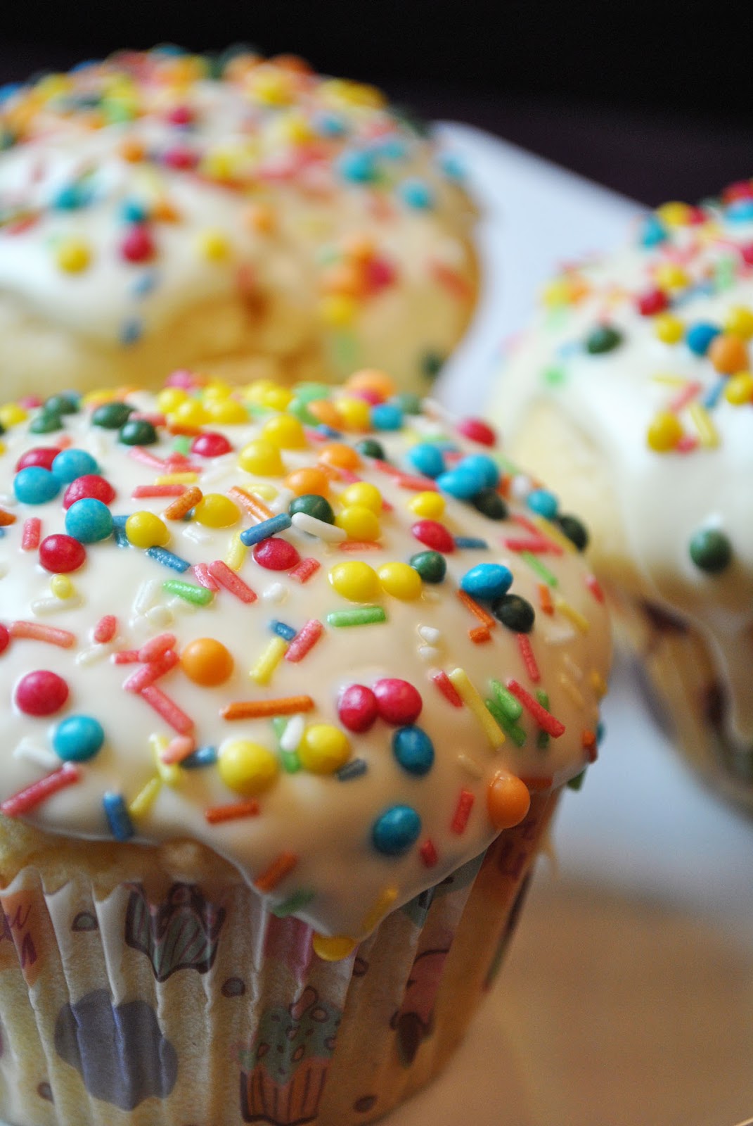 Konfetti-Muffins (mit Limette & weißer Schokolade) | Küchenzaubereien ...