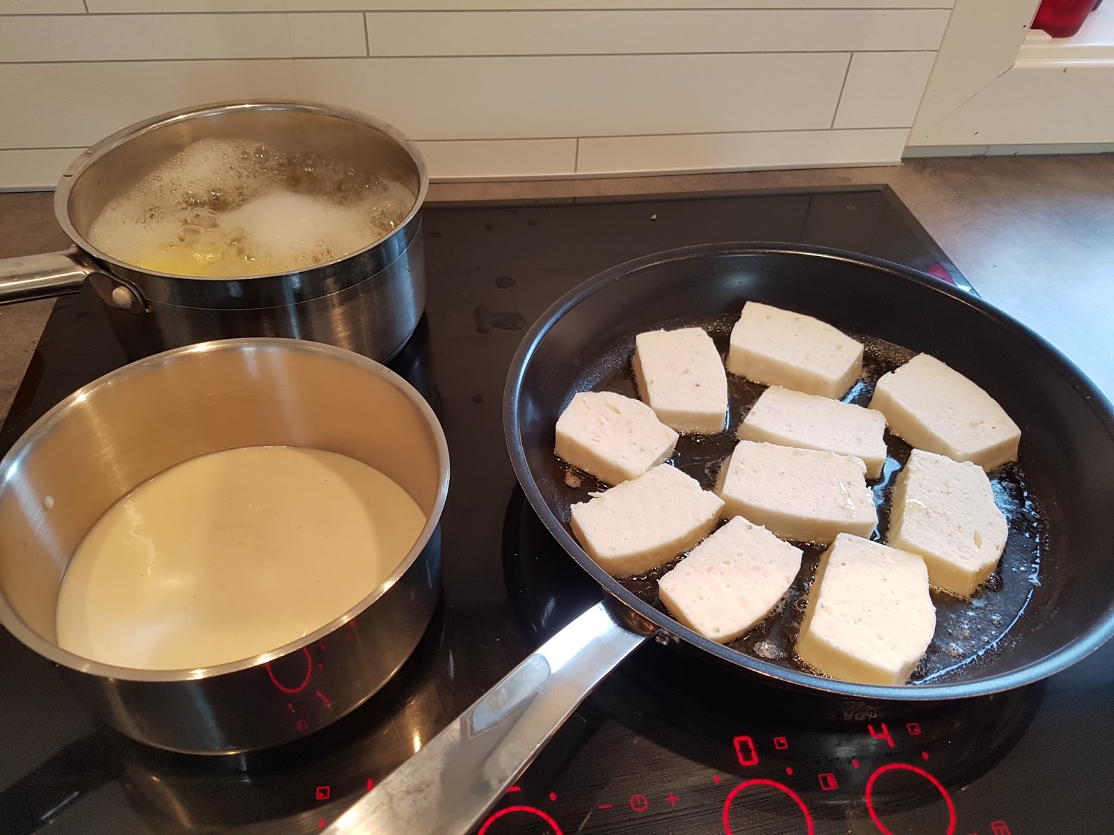 Edels Mat : Fiskepudding med hvitvinsaus og blomkål