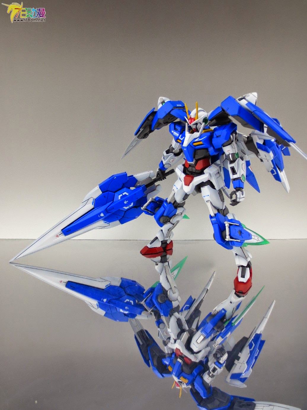 Gundam Family: MG 1/100 00 Raiser Seven Sword + XN Sword