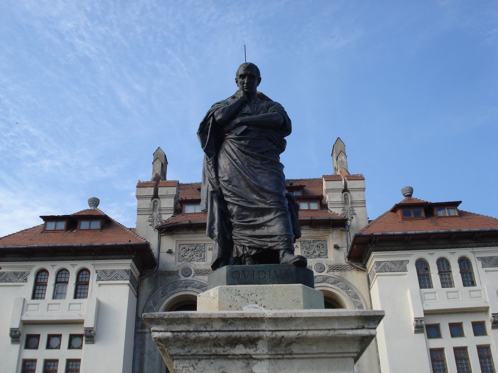 haihui-prin-dobrogea: Statuia lui Ovidiu din Constanţa