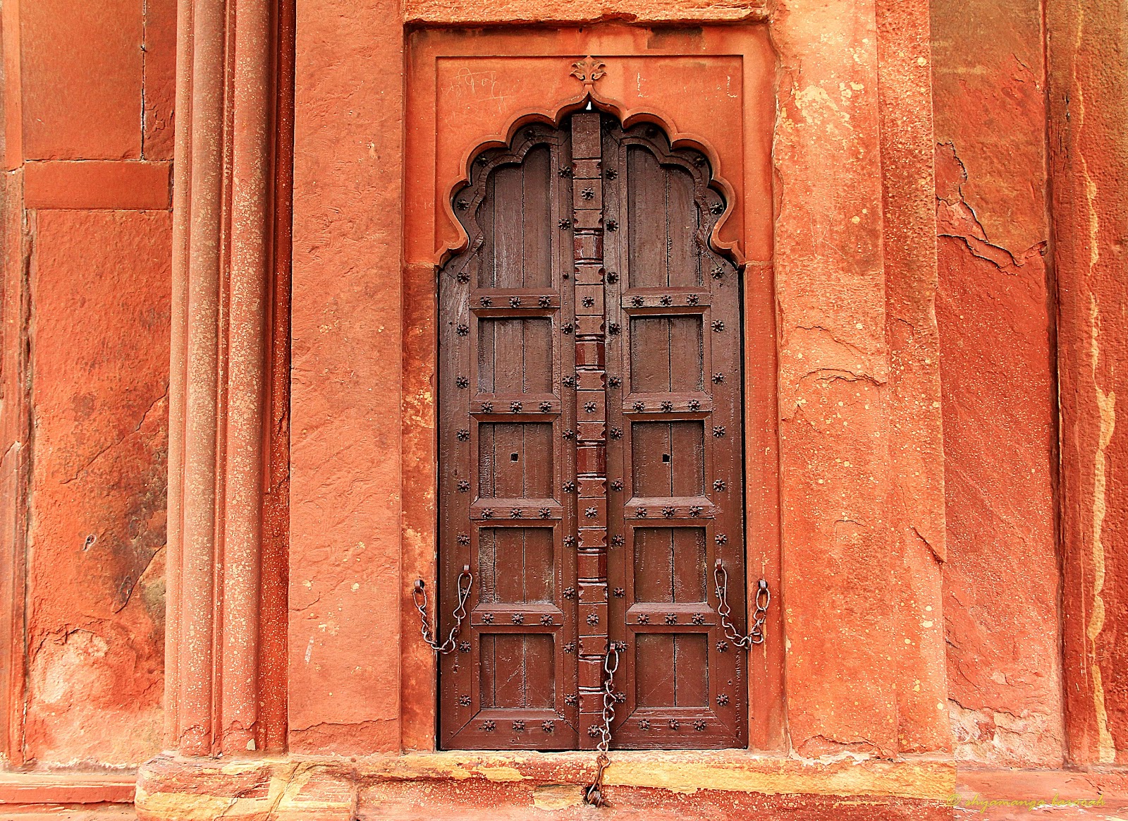 ballad of a lonesome hobo: Doors & Windows