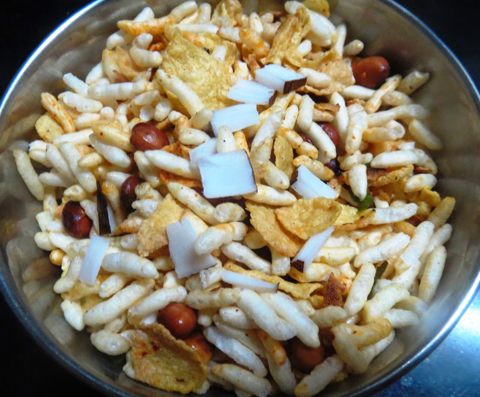 ಅಡಿಗೆ - Adige: Crispy Mandakki (Murmure) Kadle Puri