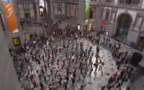 TISOTIT: Flashmob in Antwerp Train Station