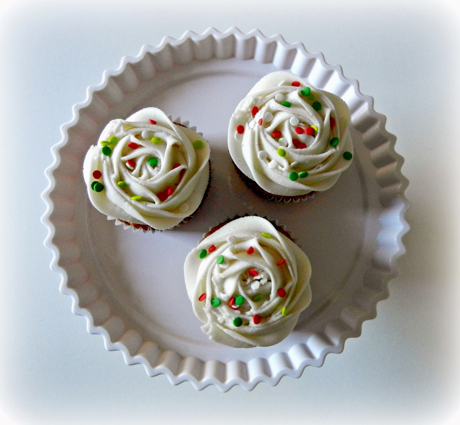 Sugar Swings! Serve Some: Layered Christmas Cupcakes and a Christmas ...