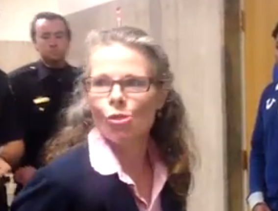 Body Language & Emotional Intelligence: Nonverbal Communication ...