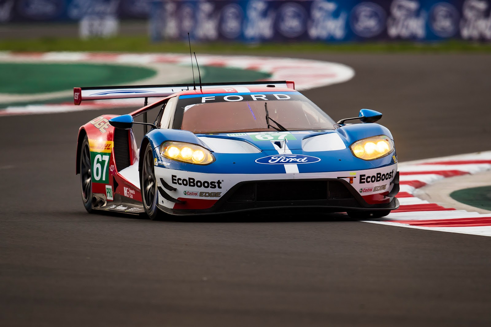 BLOG DO JORNALISTA ARNALDO MOREIRA: O Ford GT continua vencendo a cada ...