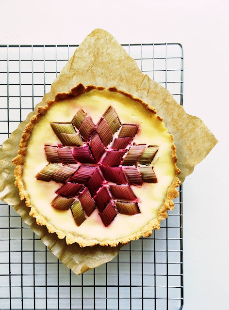 .jazzino.: Hapukoore-ingveritäidisega rabarberikook