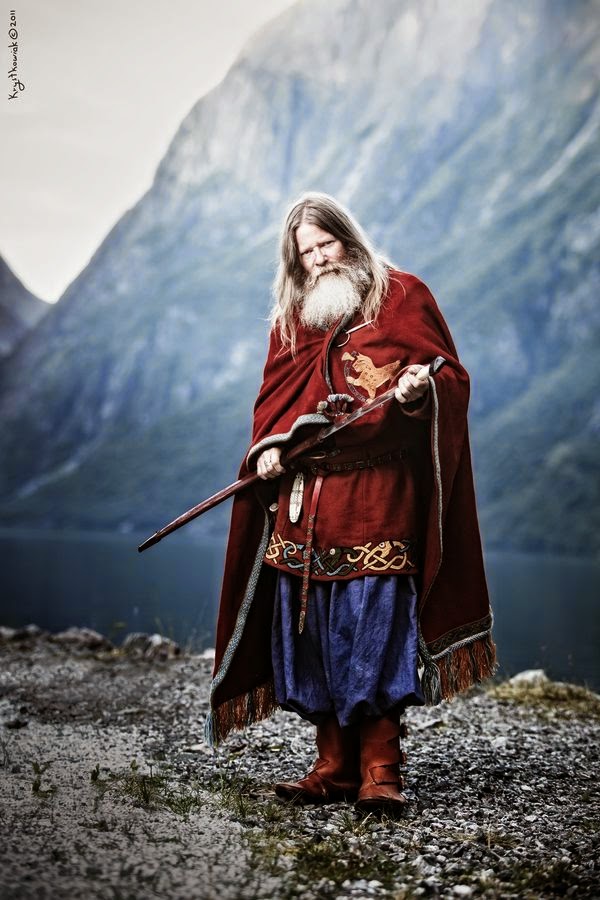 i love historical clothing: Viking men