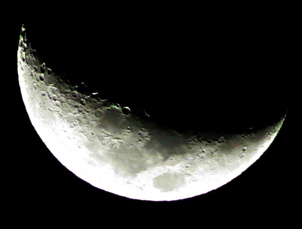 MAI ĐÂY HÒA BÌNH : HIỆN TƯỢNG LẠ MẶT TRĂNG ĐEN