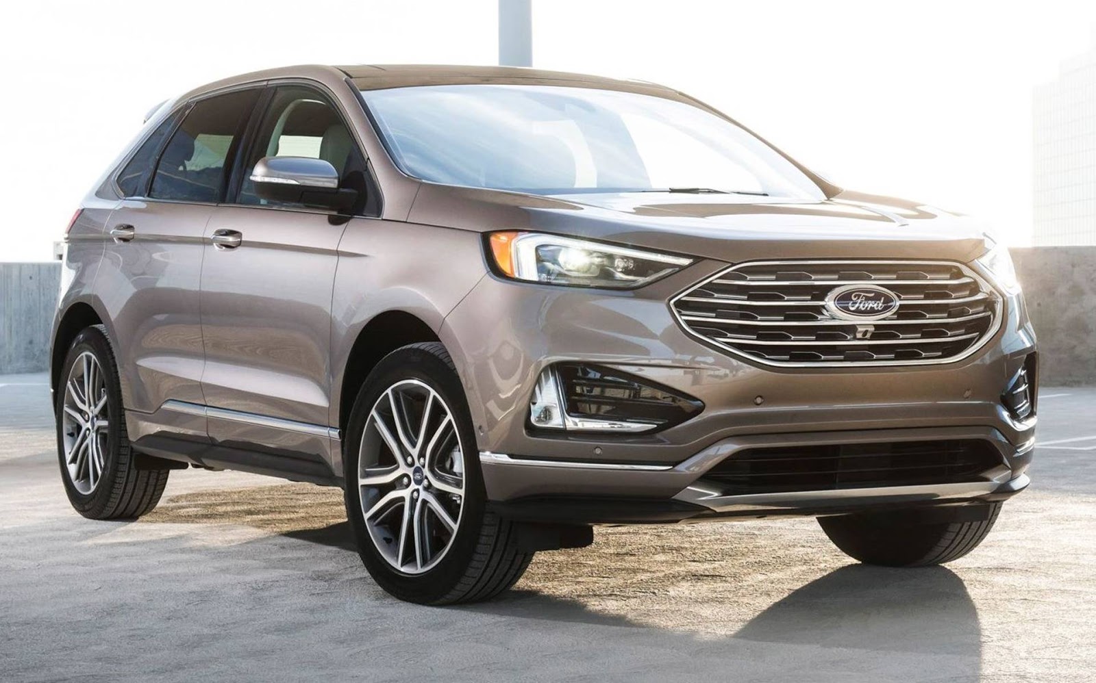 Ford lança nova versão topo do Edge: Titanium Elite - EUA