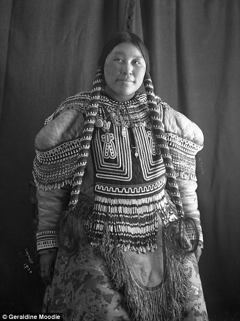 White Wolf : Rare Century-old images of the Inuit people by the country ...