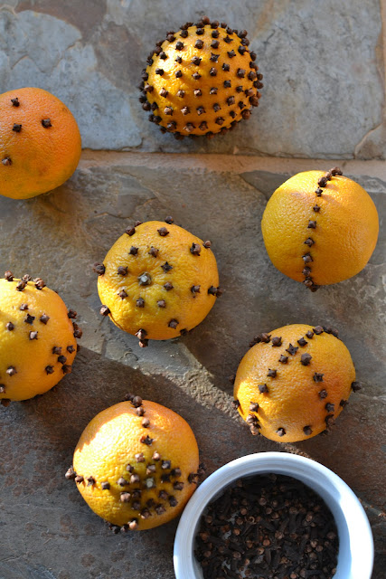Our Neck of the Woods: Homemade Living: How To Make Pomanders