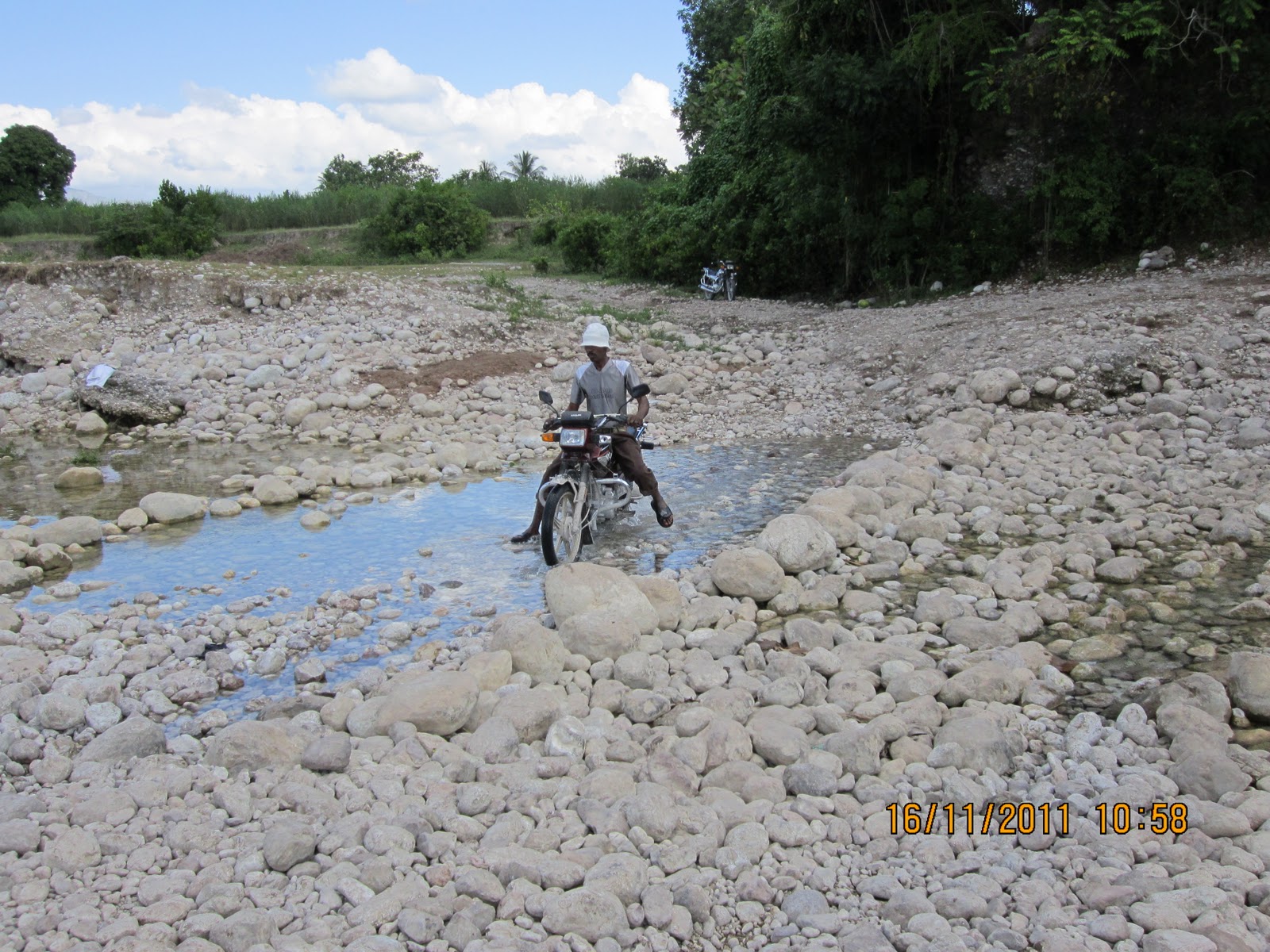 Vivre en Haïti au quotidien: Rouler sur les routes d'Haïti
