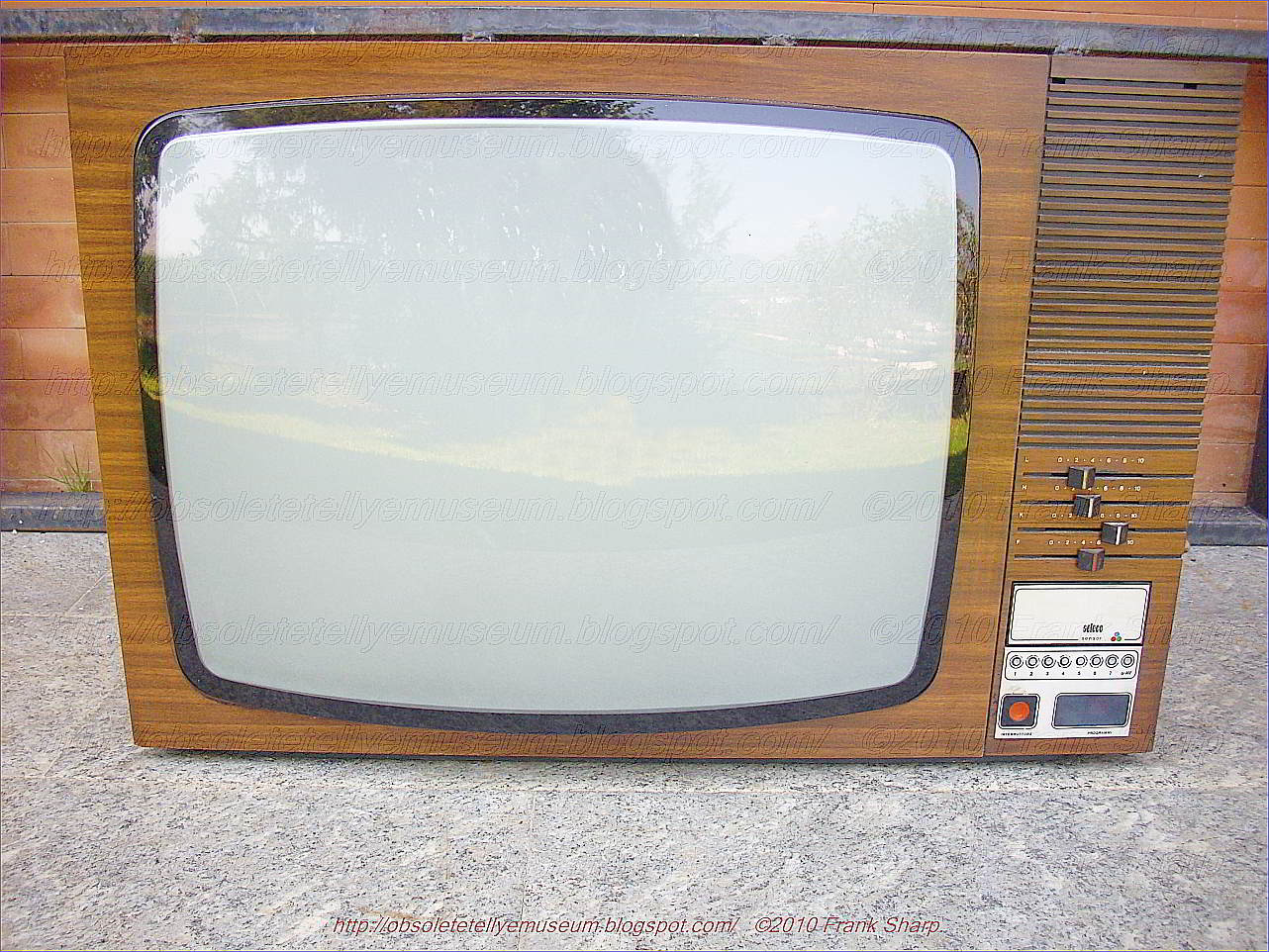 Obsolete Technology Tellye !: SELECO (ZANUSSI) SEC262 PAL/SECAM YEAR 1976.