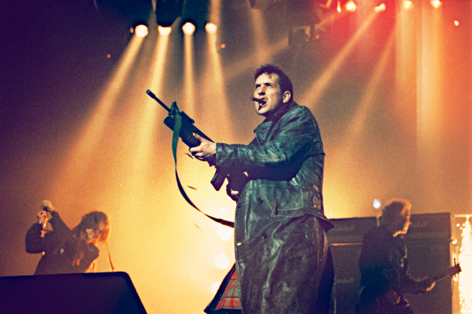 The KLF: Más allá de la banda que quemó un millon de libras - The Dark ...
