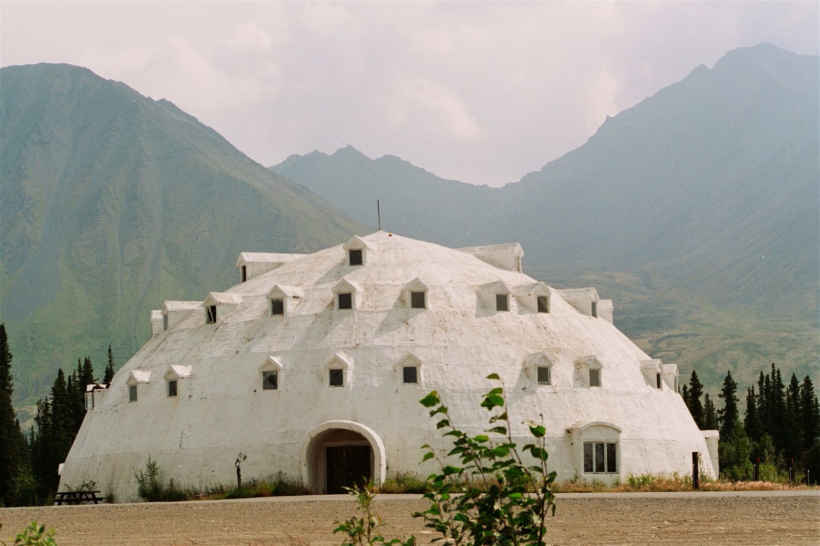 Parks Highway: The "Igloo" That Is Nothing Like Any Building You've ...