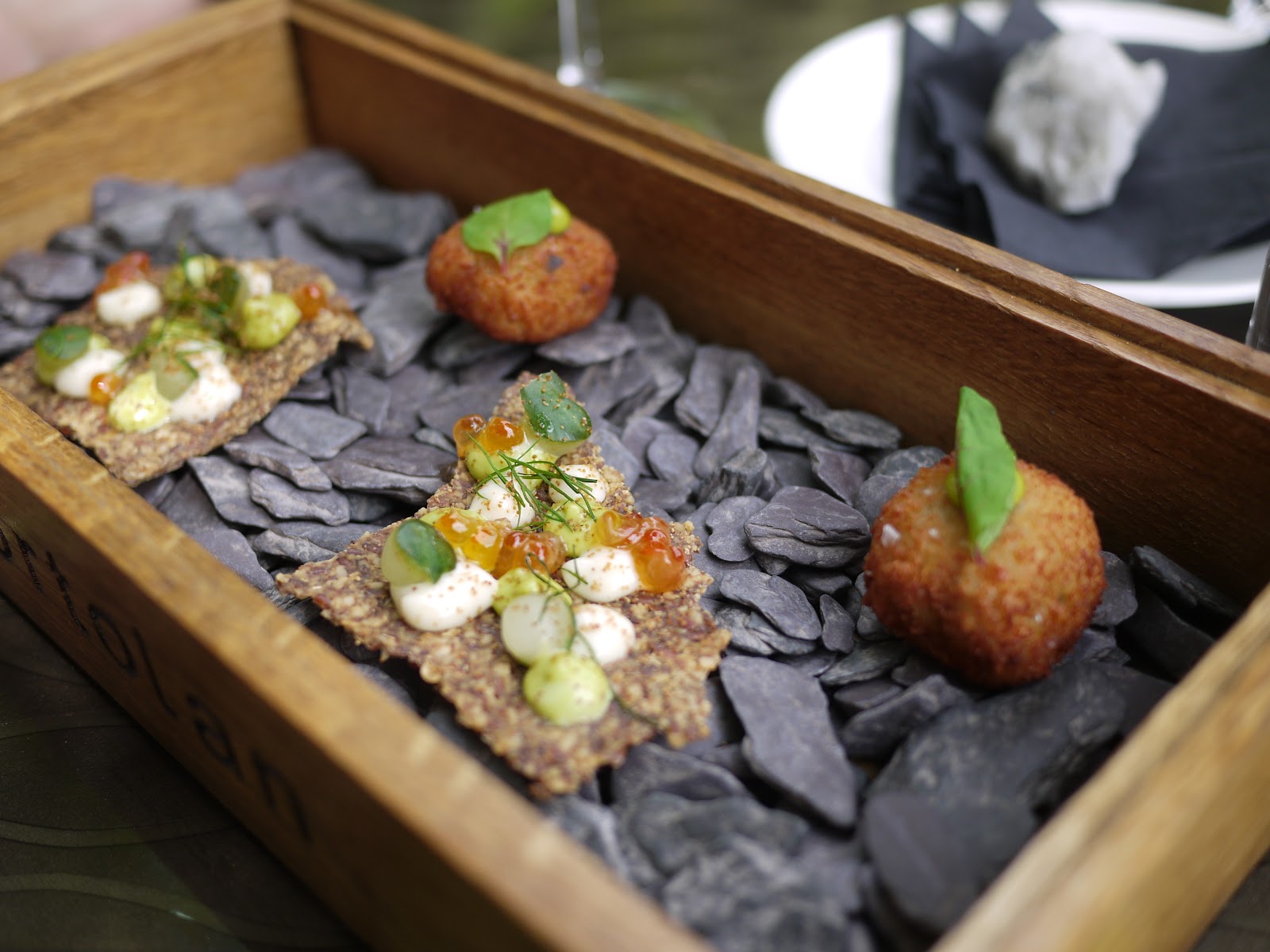 Cheese and Biscuits: l'Ortolan, Reading