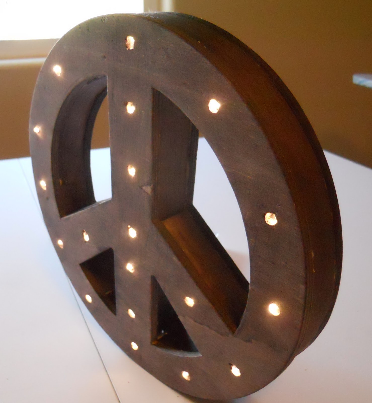 Corner Window Crafts: DIY Lighted Peace Sign