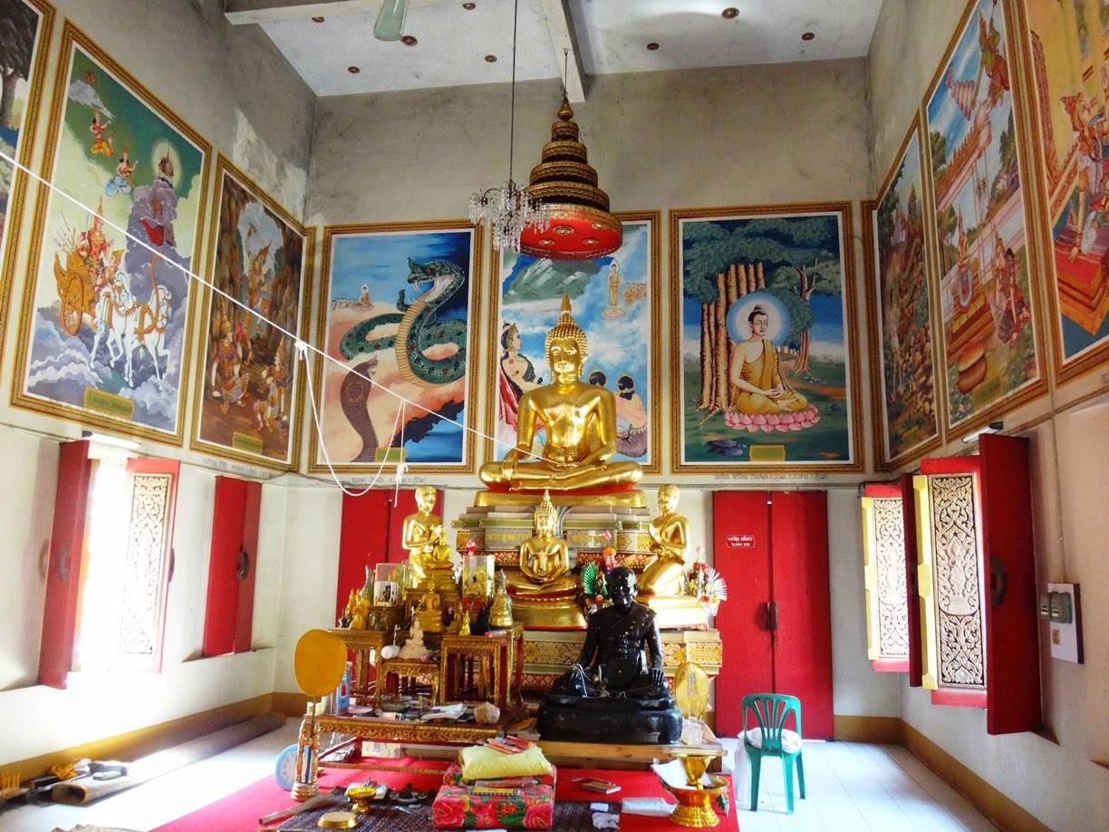 Temples In Thailand: Surin - Wat Phetchaburi - LP Hong