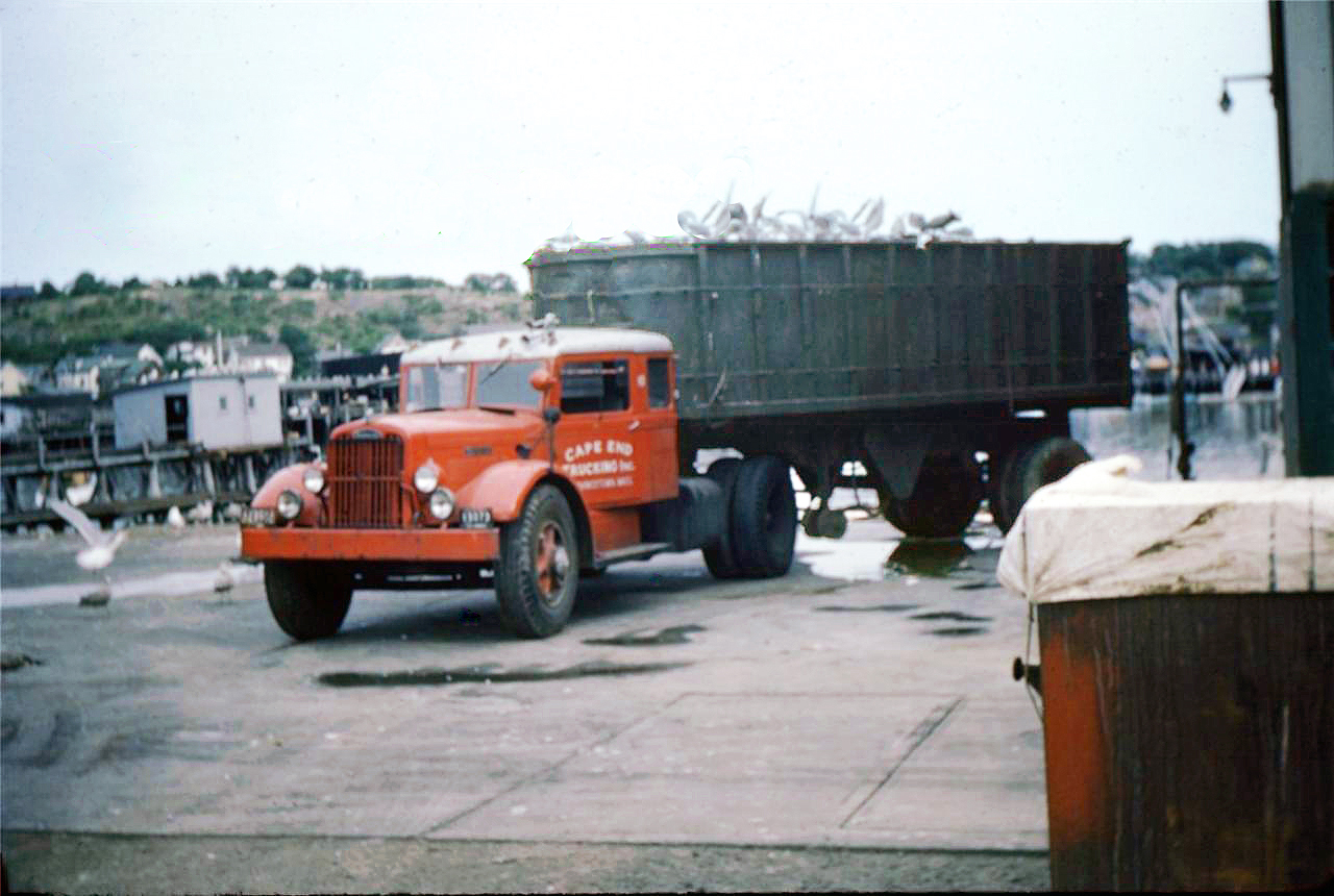 transpress nz: 1952 Oshkosh semi-trailer