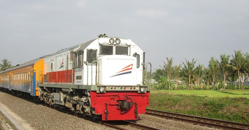 Railfans Indonesia: Lokomotif CC201 dan Sejarah Lokomotif CC201