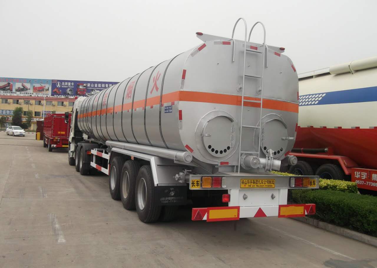Shandong Fudeng Automobile Co.,Ltd: Heated System Bitumen Tanker Semi ...
