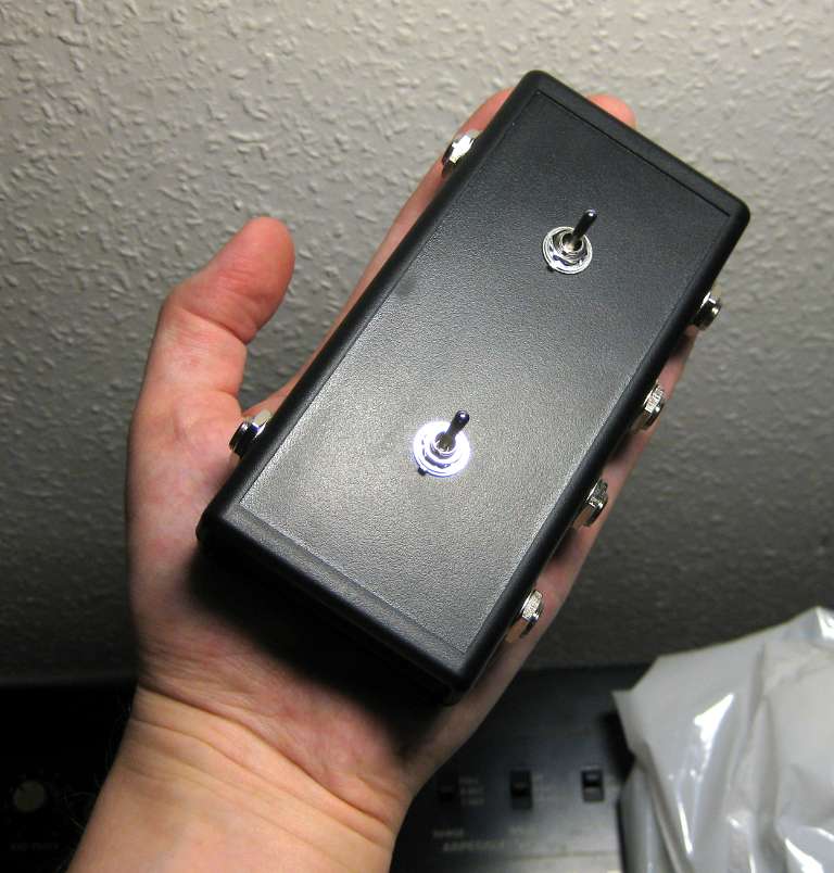 Synthpeter: Simple CV/Trigger switch box