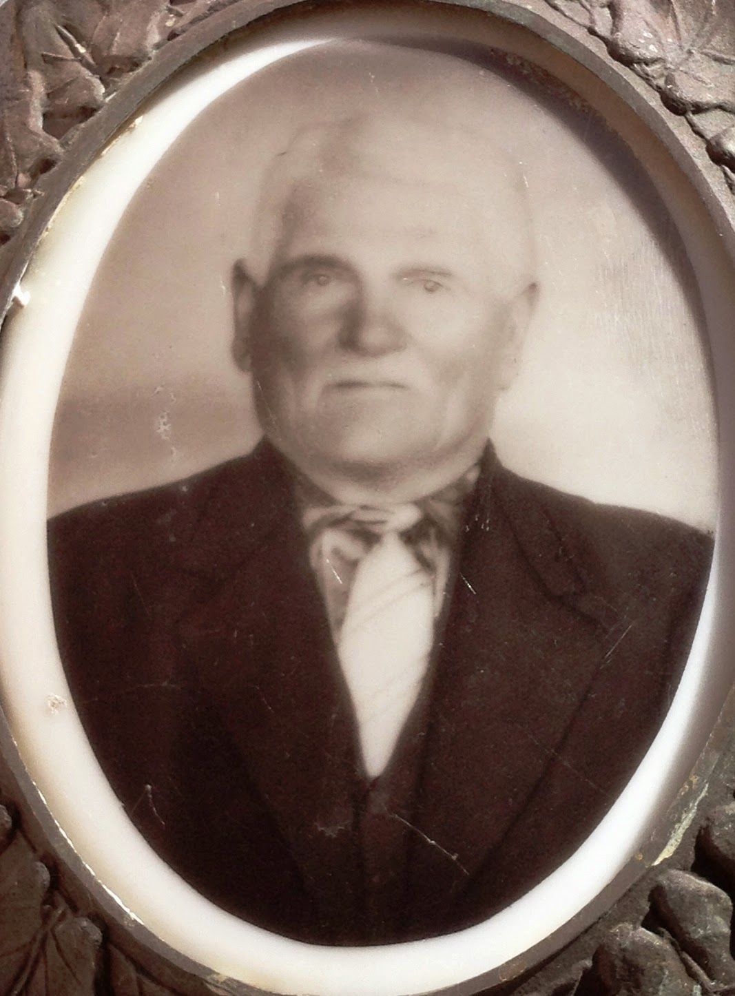 Family Sleuther: Brotherhood in the Cemetery